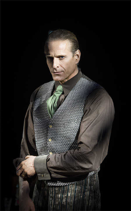 Gertrud i regi av John Caird är en elegant föreställning, näst intill ...